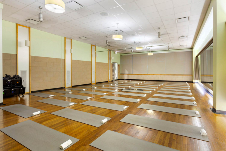 West Loop Gym With The Latest Strength and Cardio Equipment