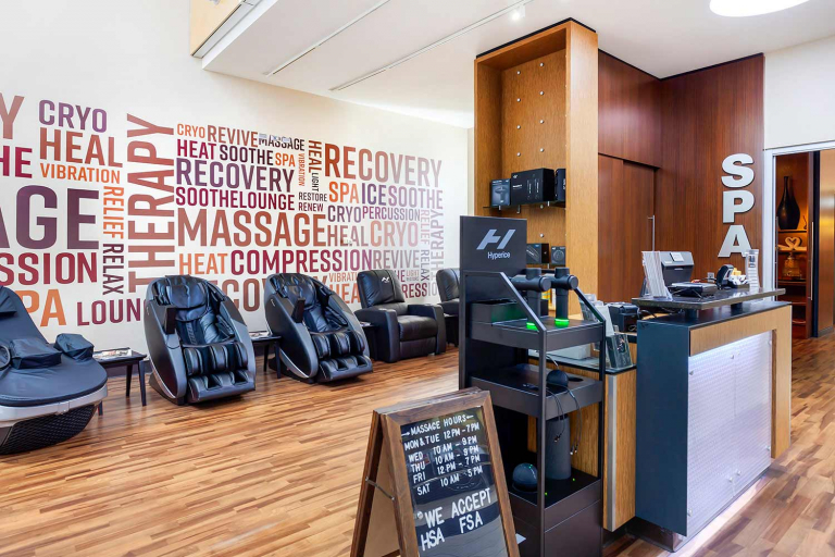 West Loop Gym With The Latest Strength and Cardio Equipment