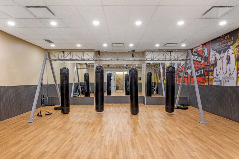 South Loop Gym With Pilates Studio and Spa Services