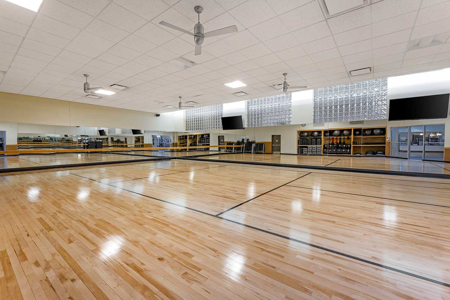 South Loop Gym With Pilates Studio and Spa Services