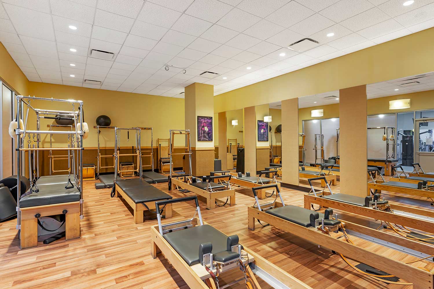 South Loop Gym With Pilates Studio and Spa Services